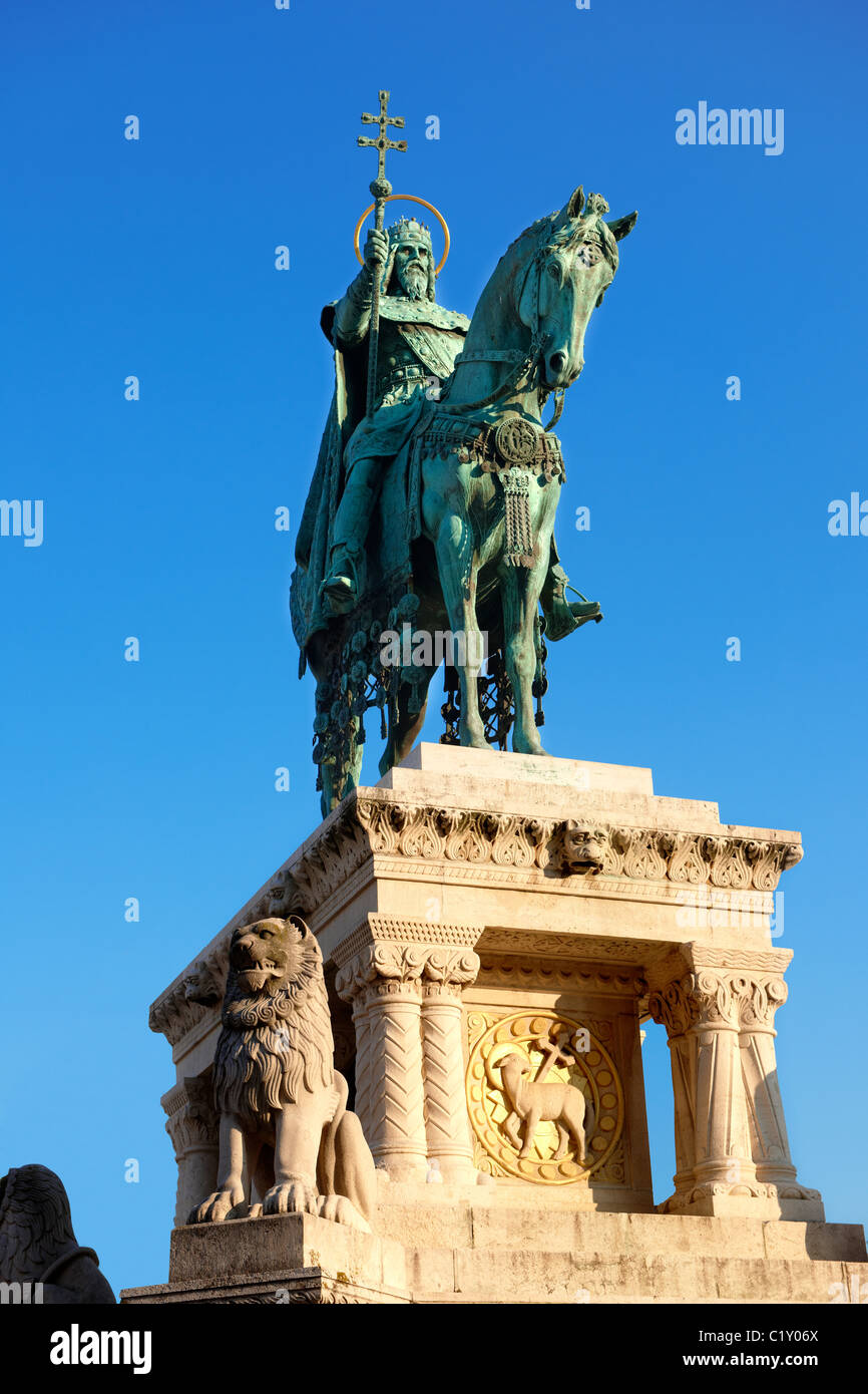 Statue of King Istvan ( Stephan ) - Fisherman's Bastion - Castle ...