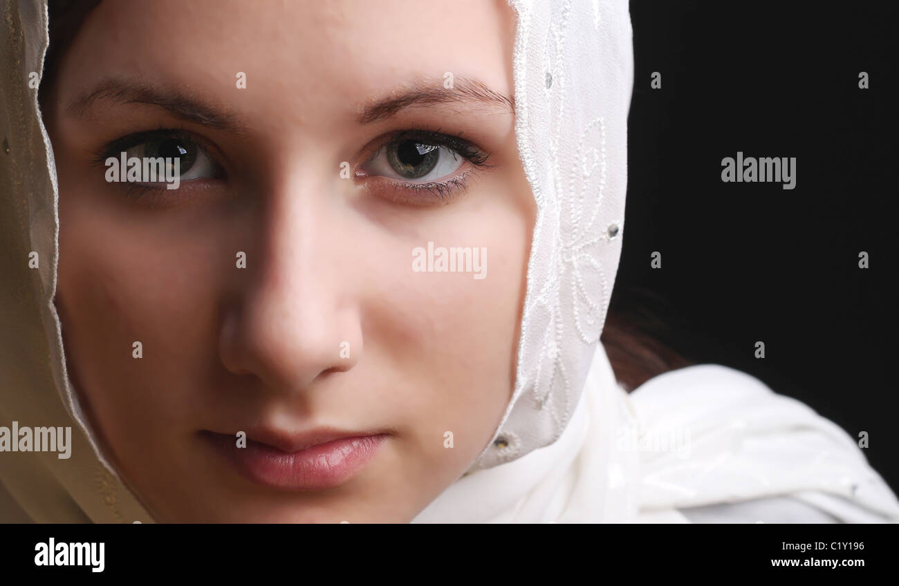 Gorgeous veiled woman Stock Photo - Alamy