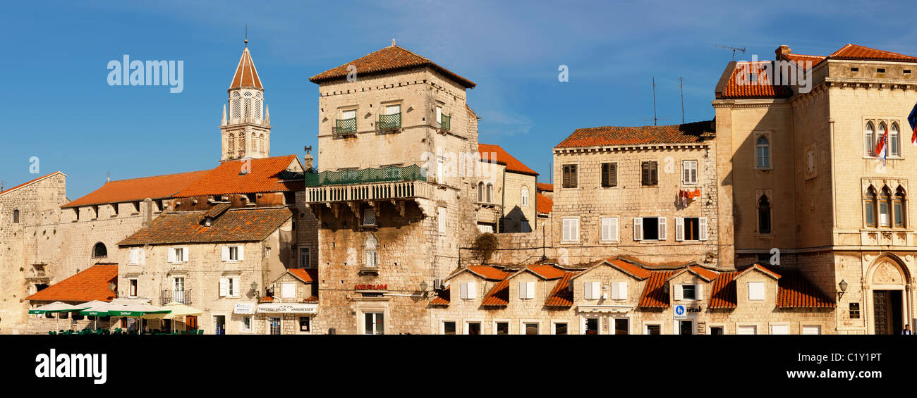 Trogir Harbour front with Medieval buildings - Croatia Stock Photo - Alamy