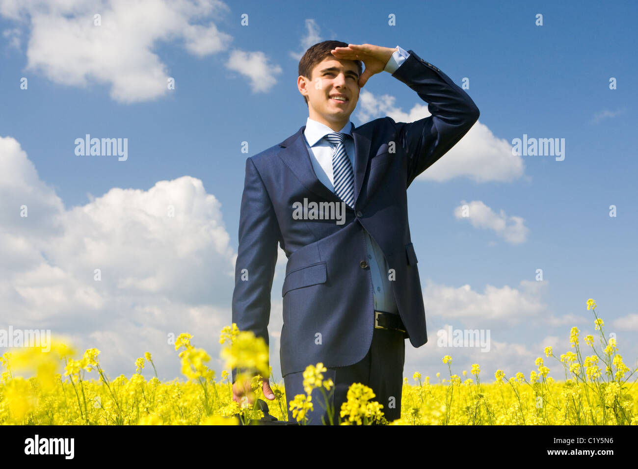 Man looking straight forward hi-res stock photography and images - Alamy