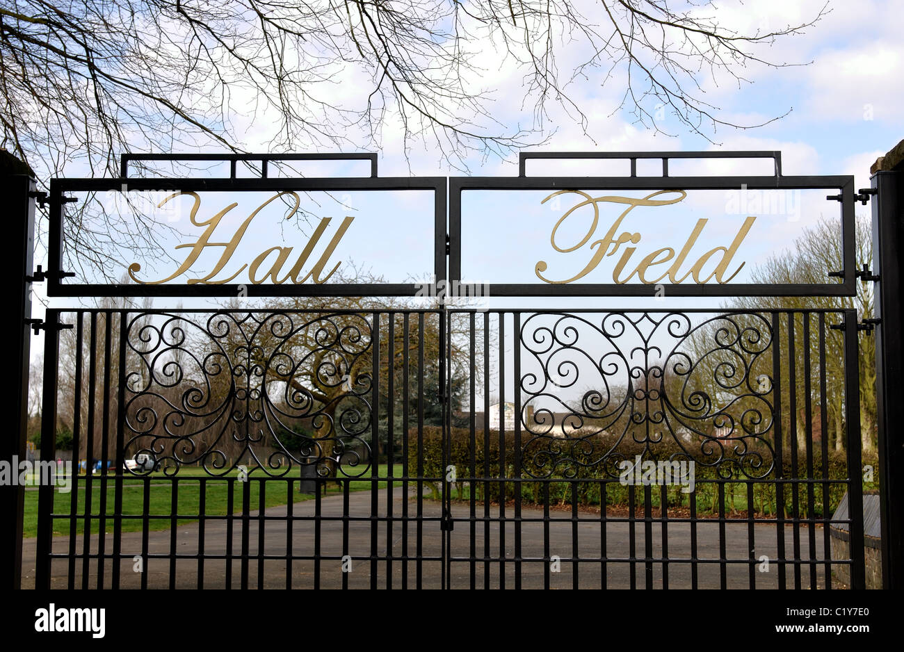 Town hall gates hi-res stock photography and images - Alamy