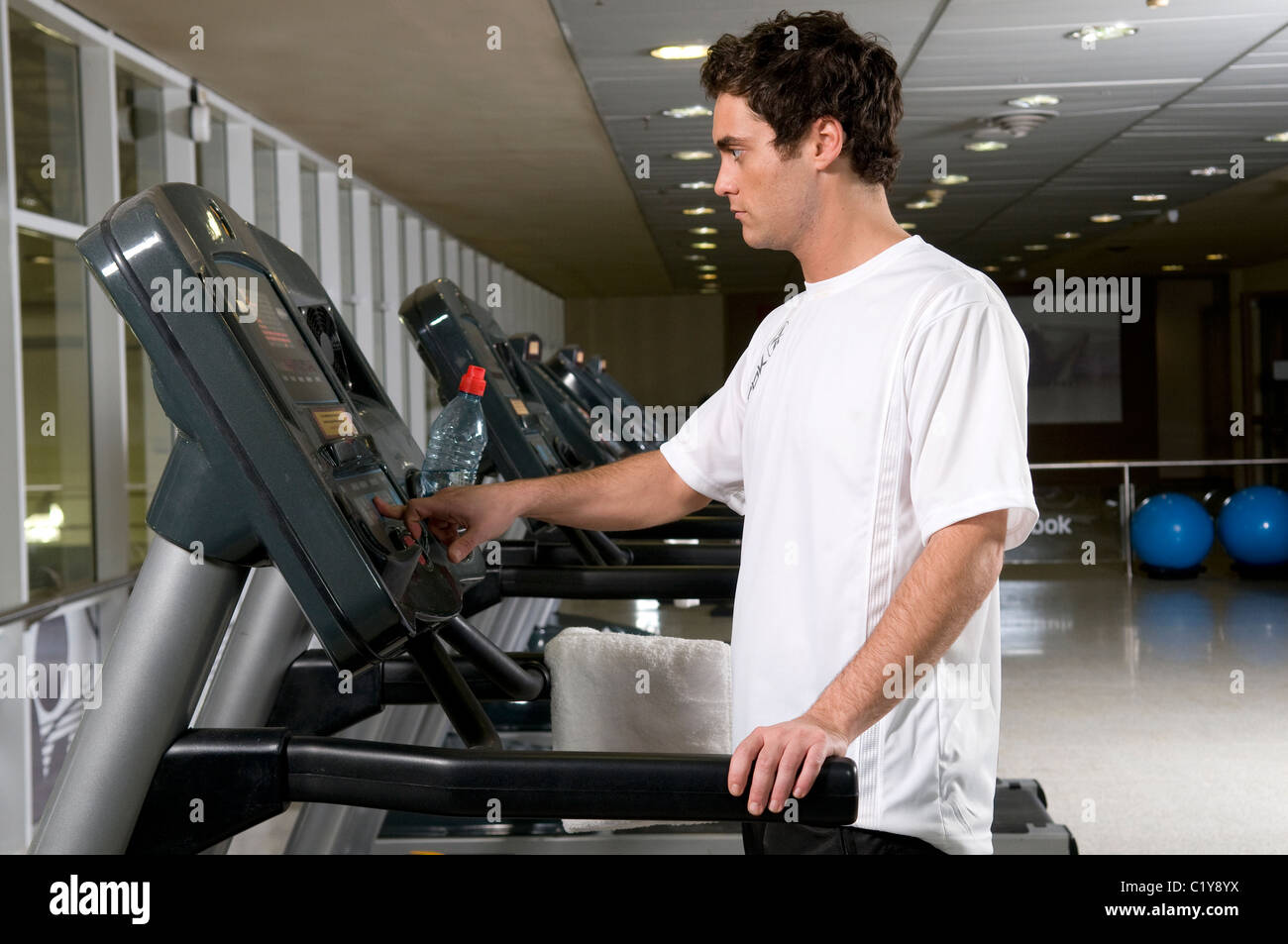 Person on treadmill profile view hi-res stock photography and images ...
