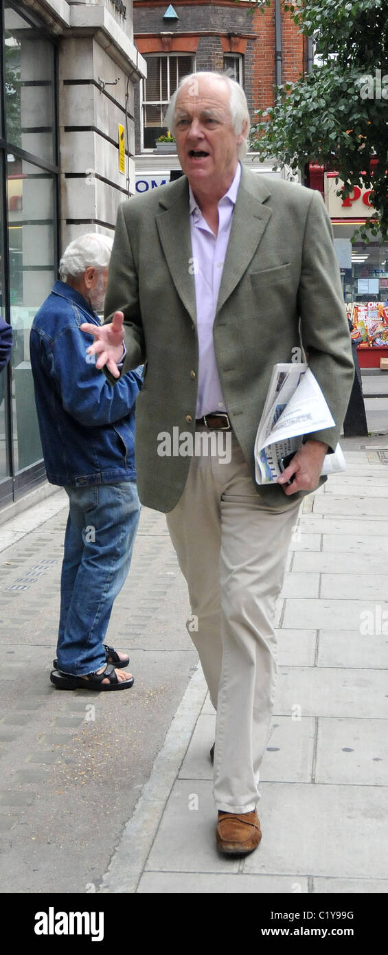 Tim Rice outside the BBC Radio 2 studios London, England - 07.09.09 ...