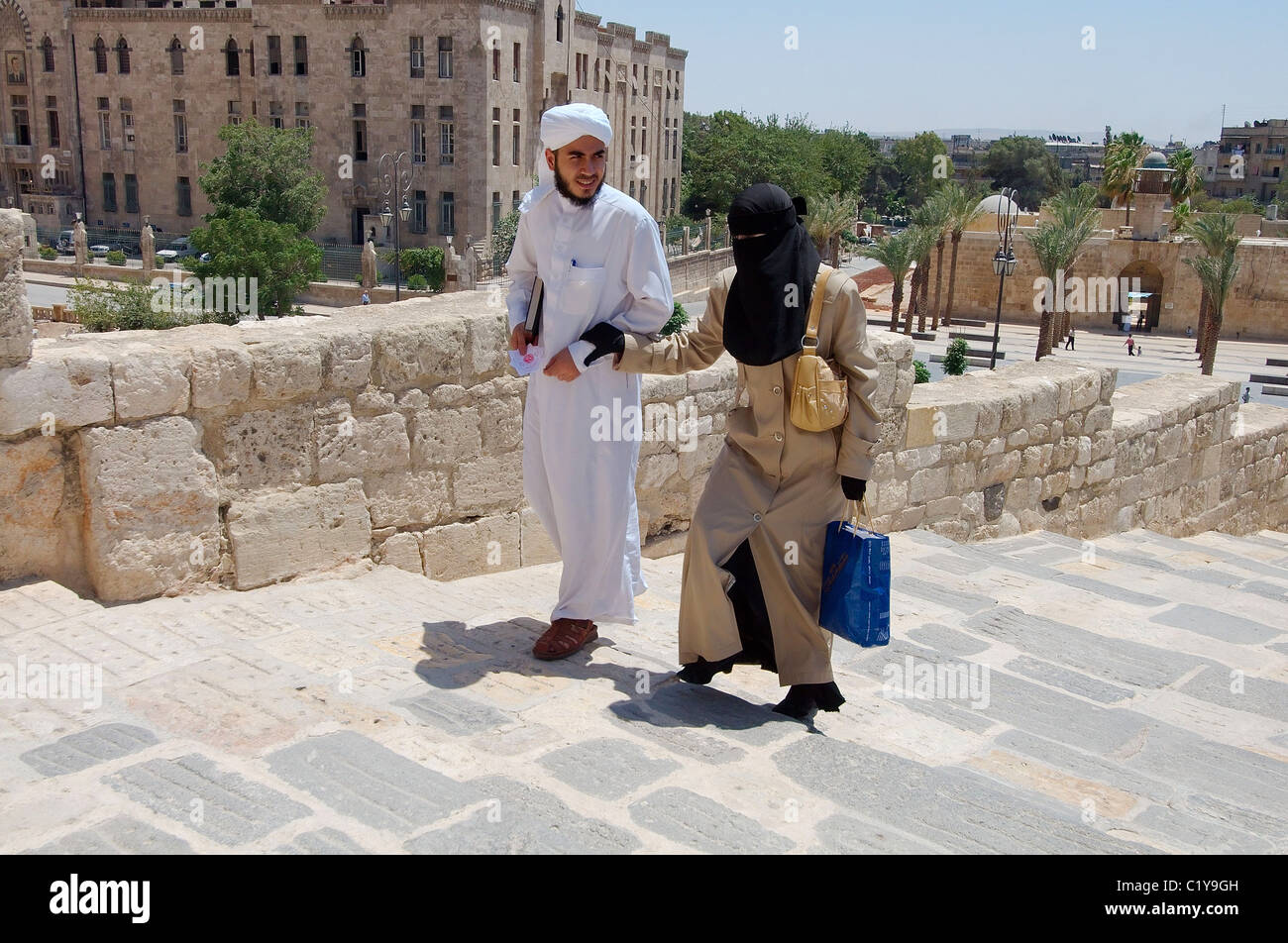 Syria traditional dress hi-res stock photography and images - Alamy