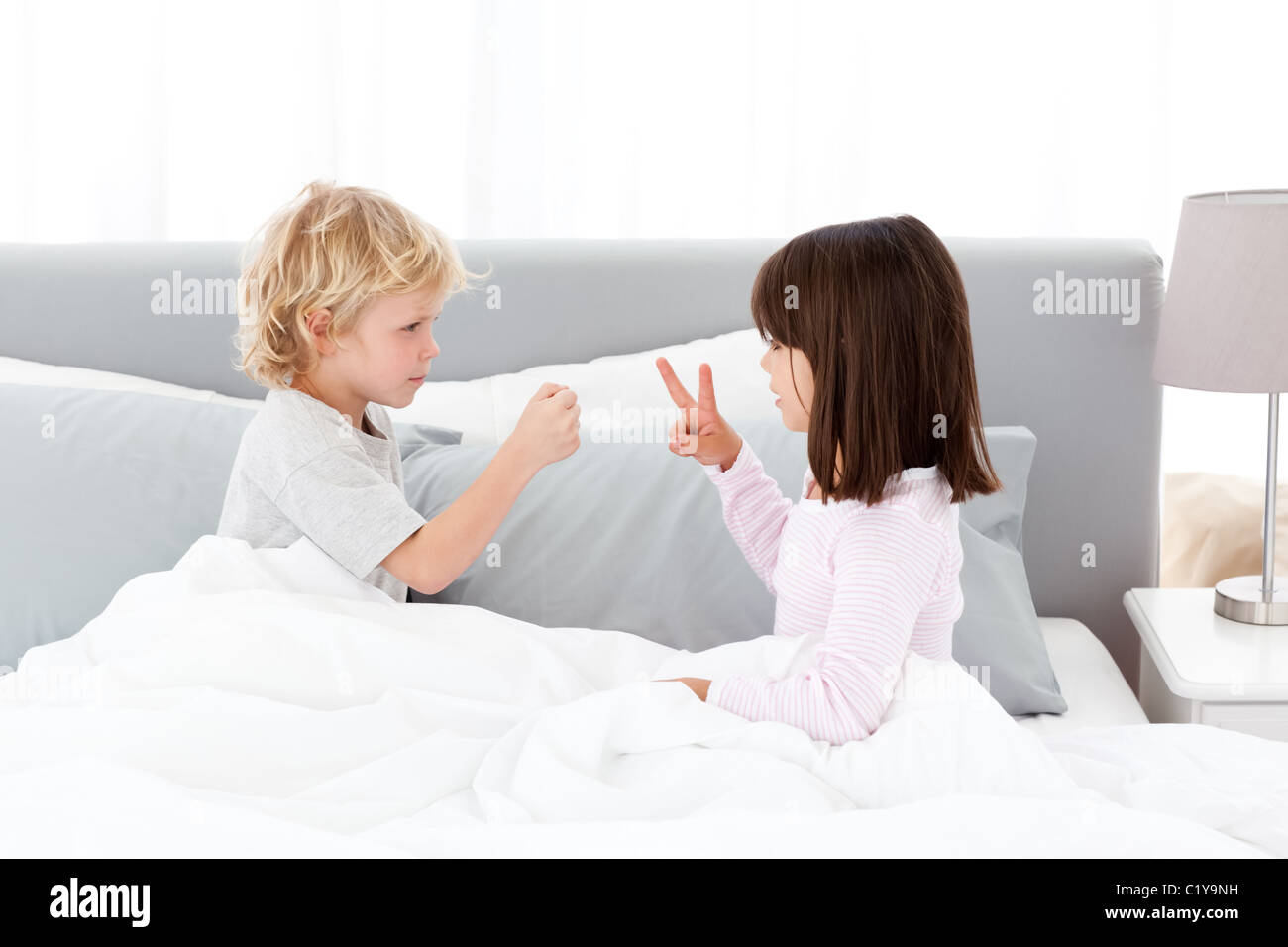 Rock paper sister High Resolution Stock Photography and Images - Alamy