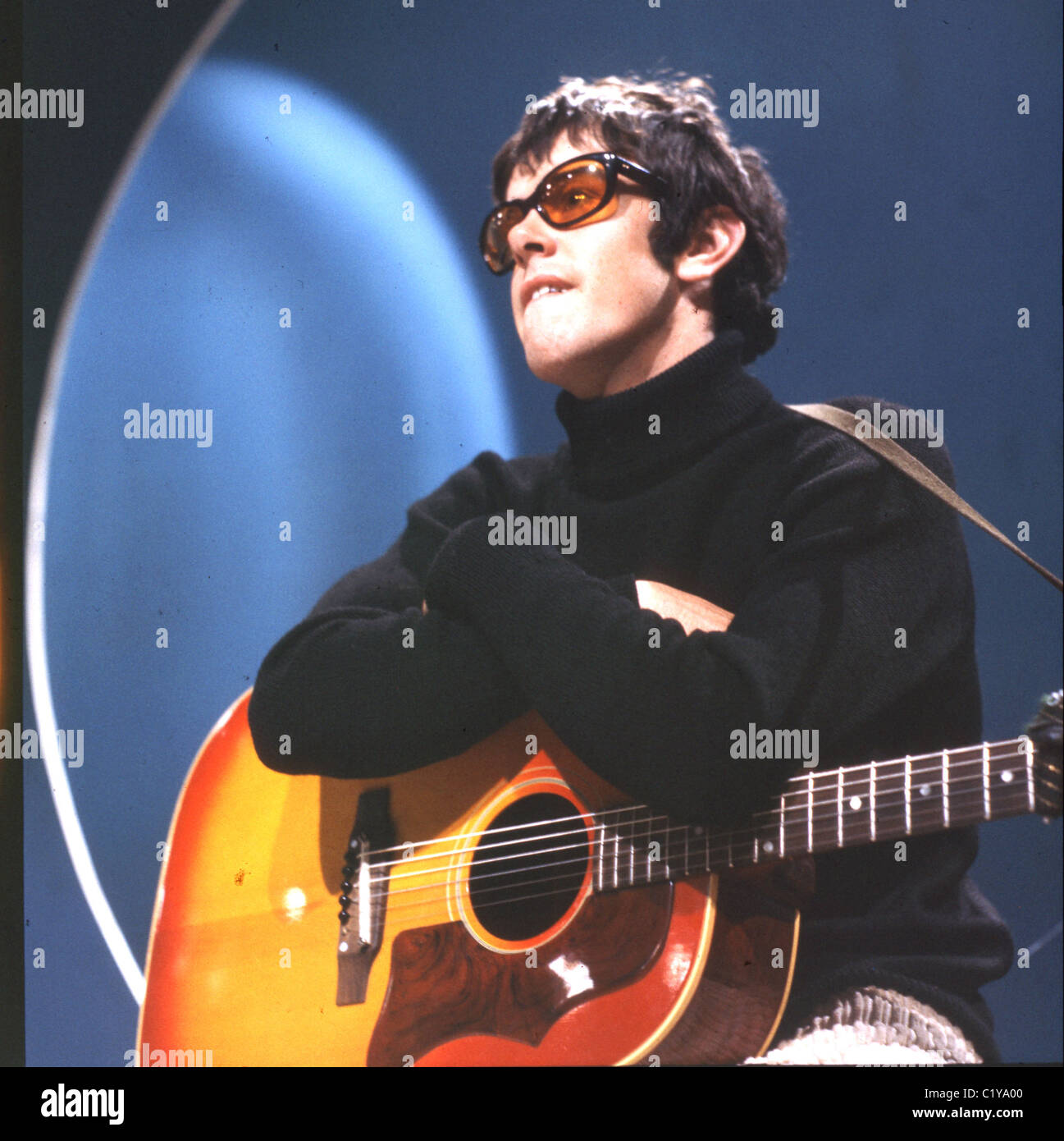 Donovan 1965 hi-res stock photography and images - Alamy
