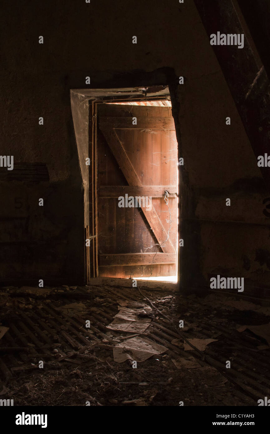 Doors opening dramatic hi-res stock photography and images - Alamy