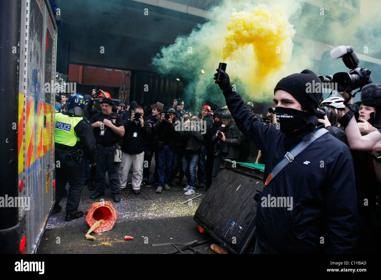 Anti capitalists / anarchists riot through central London on the back ...