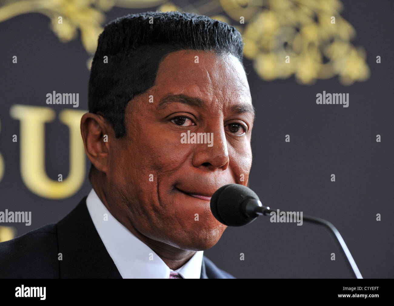 Jermaine Jackson Michael Jackson's brother attends a press conference ...