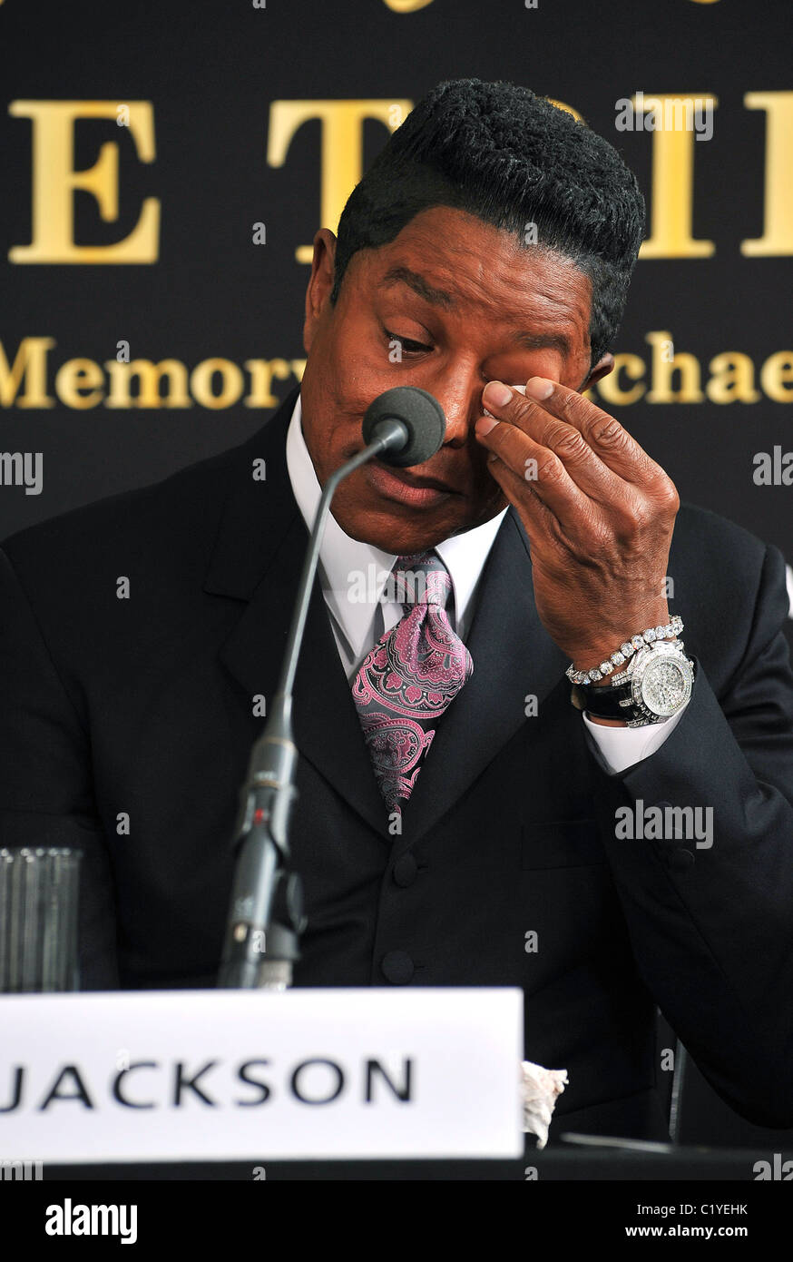 Jermaine Jackson Michael Jackson's brother attends a press conference ...