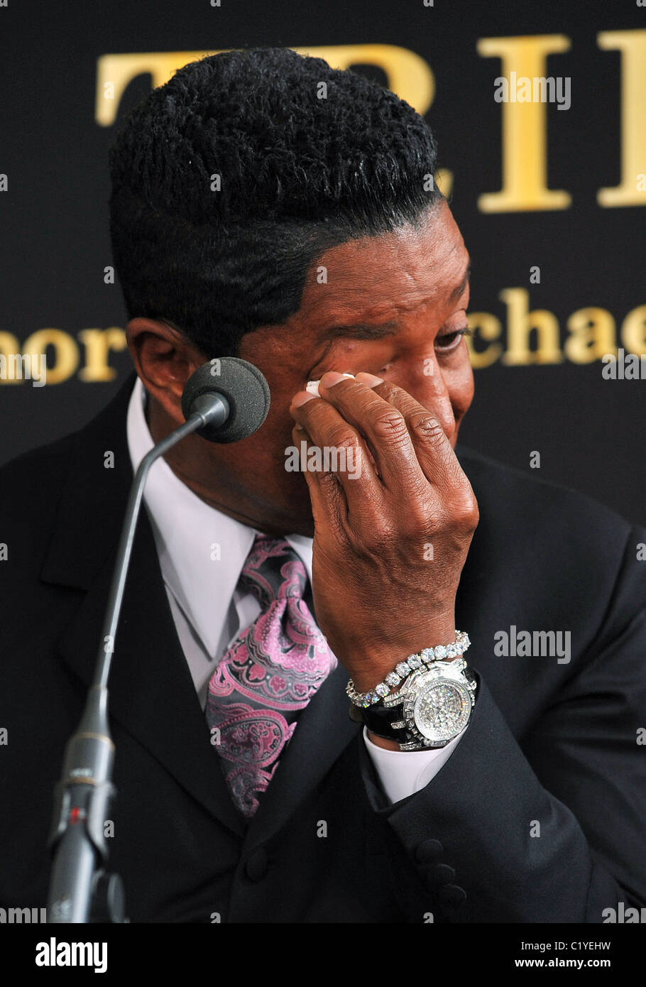 Jermaine Jackson Michael Jackson's brother attends a press conference ...