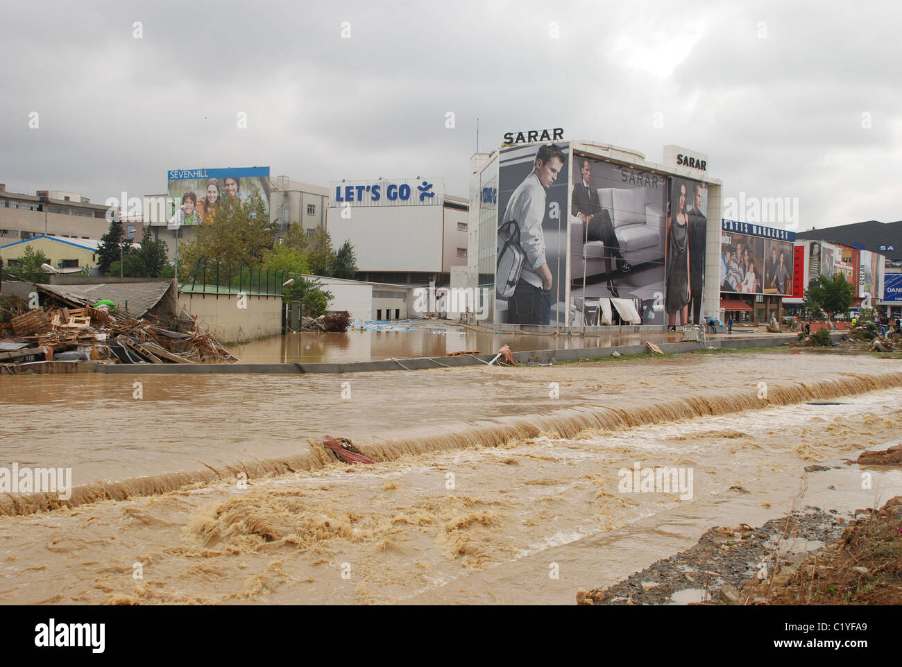 Turkey Flooding Flash floods that gushed across a major highway and a ...