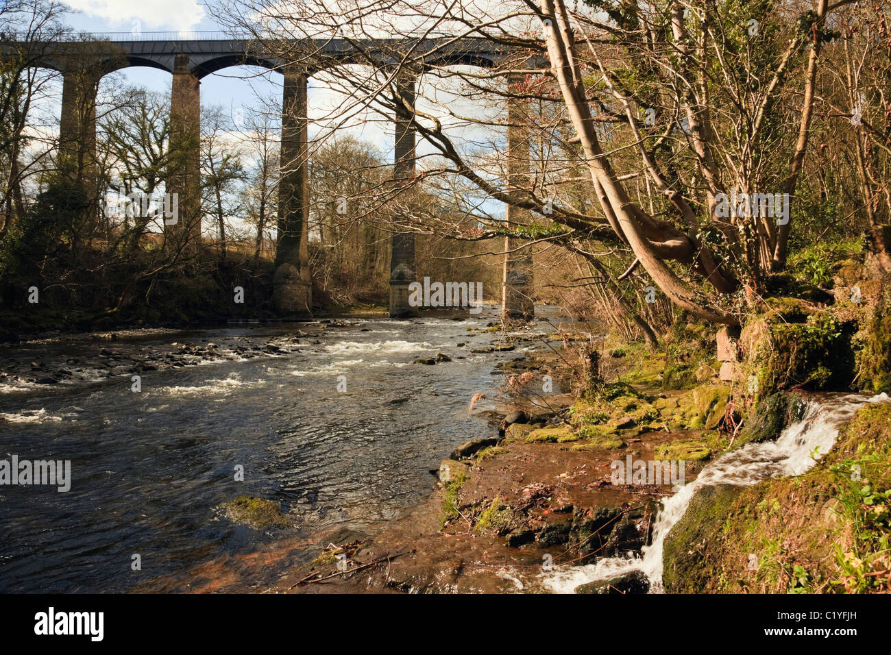 Pontcysyllte Aqueduct carrying the Llangollen Canal across the River ...