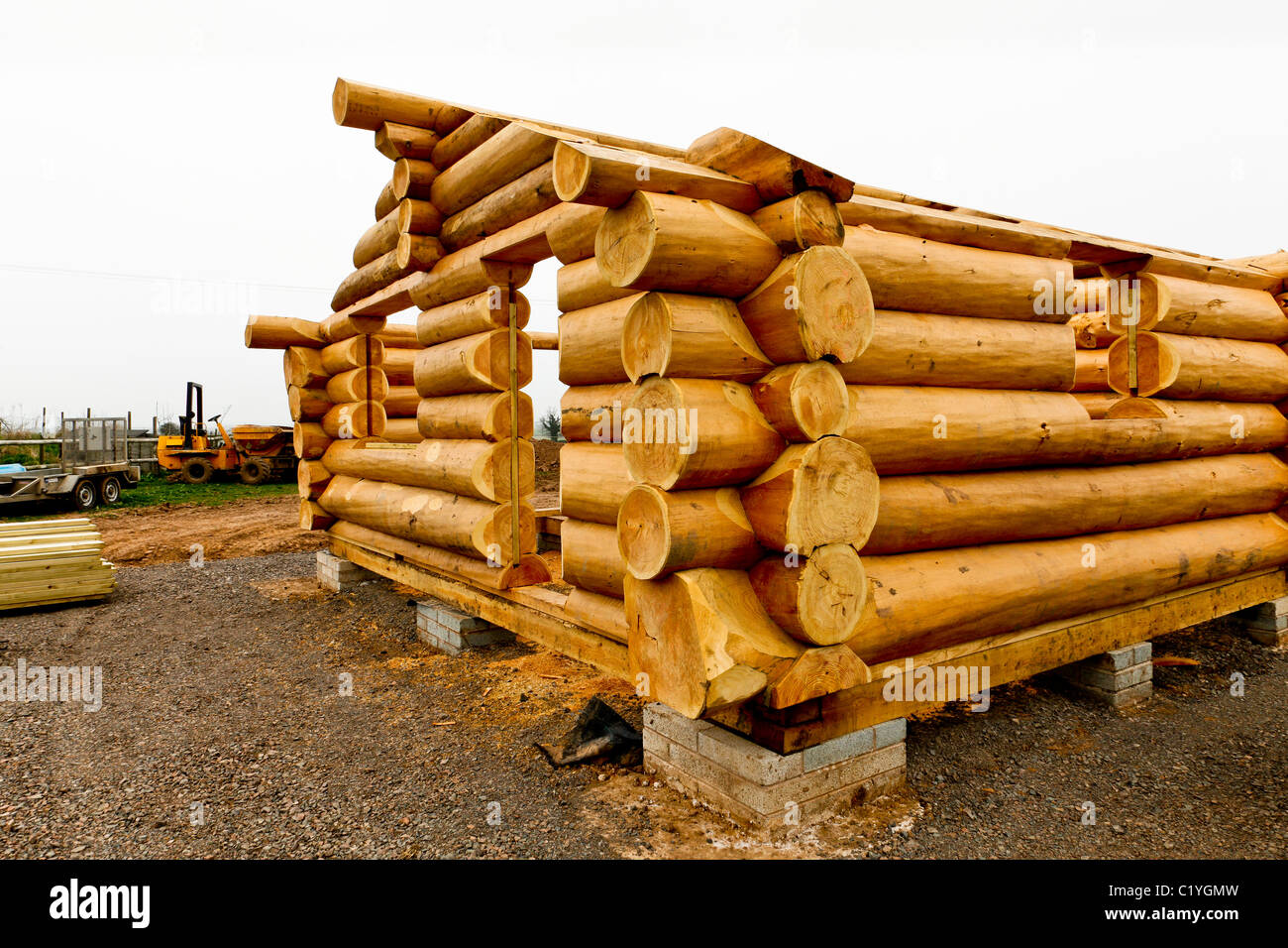 Log cabin under construction hi-res stock photography and images - Alamy