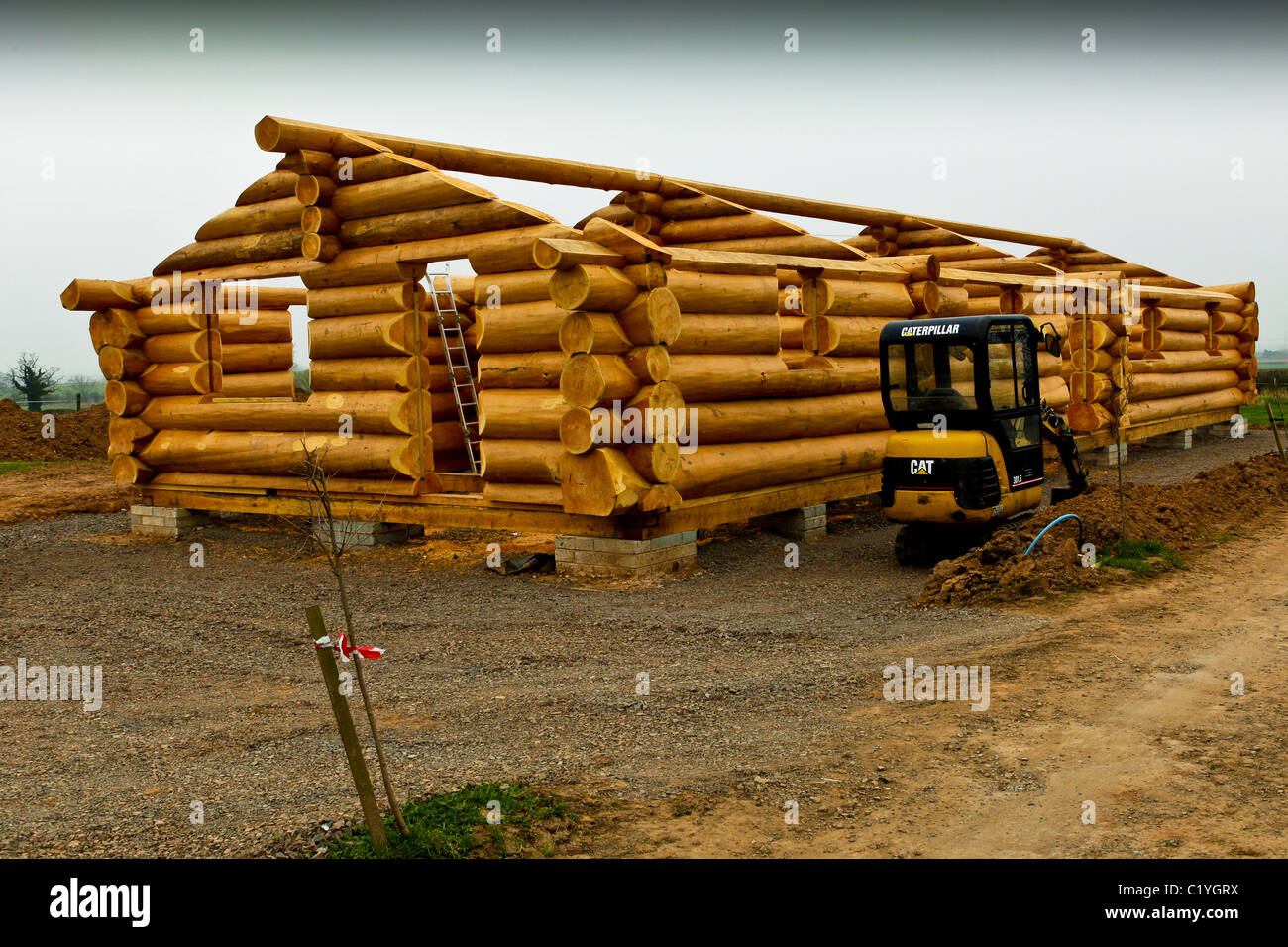 Log cabin under construction hi-res stock photography and images - Alamy