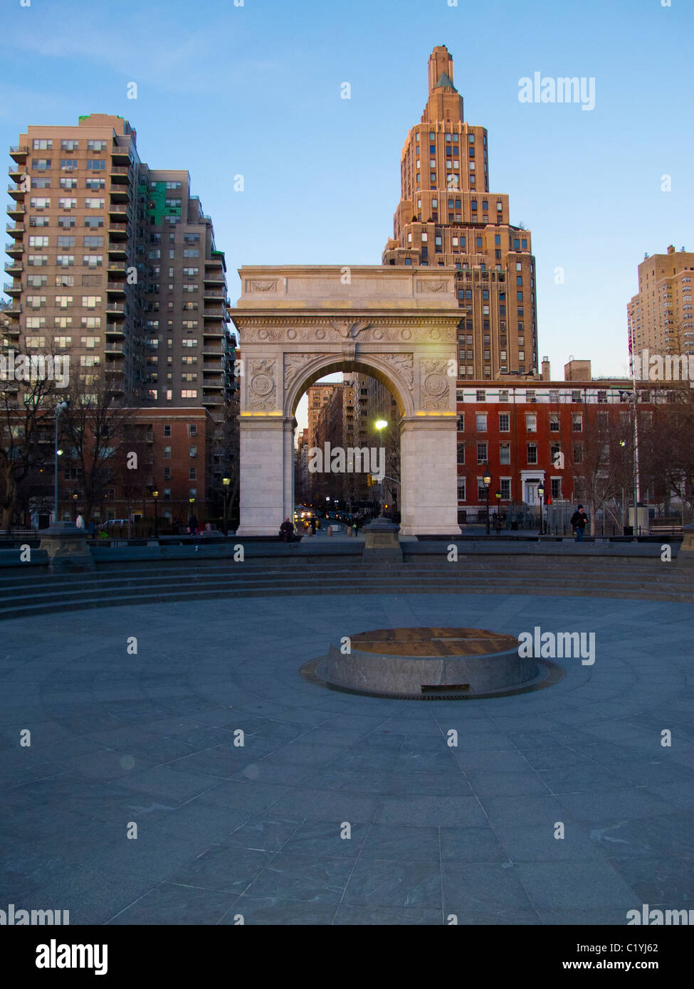 Greenwich village washington square park hi-res stock photography and ...