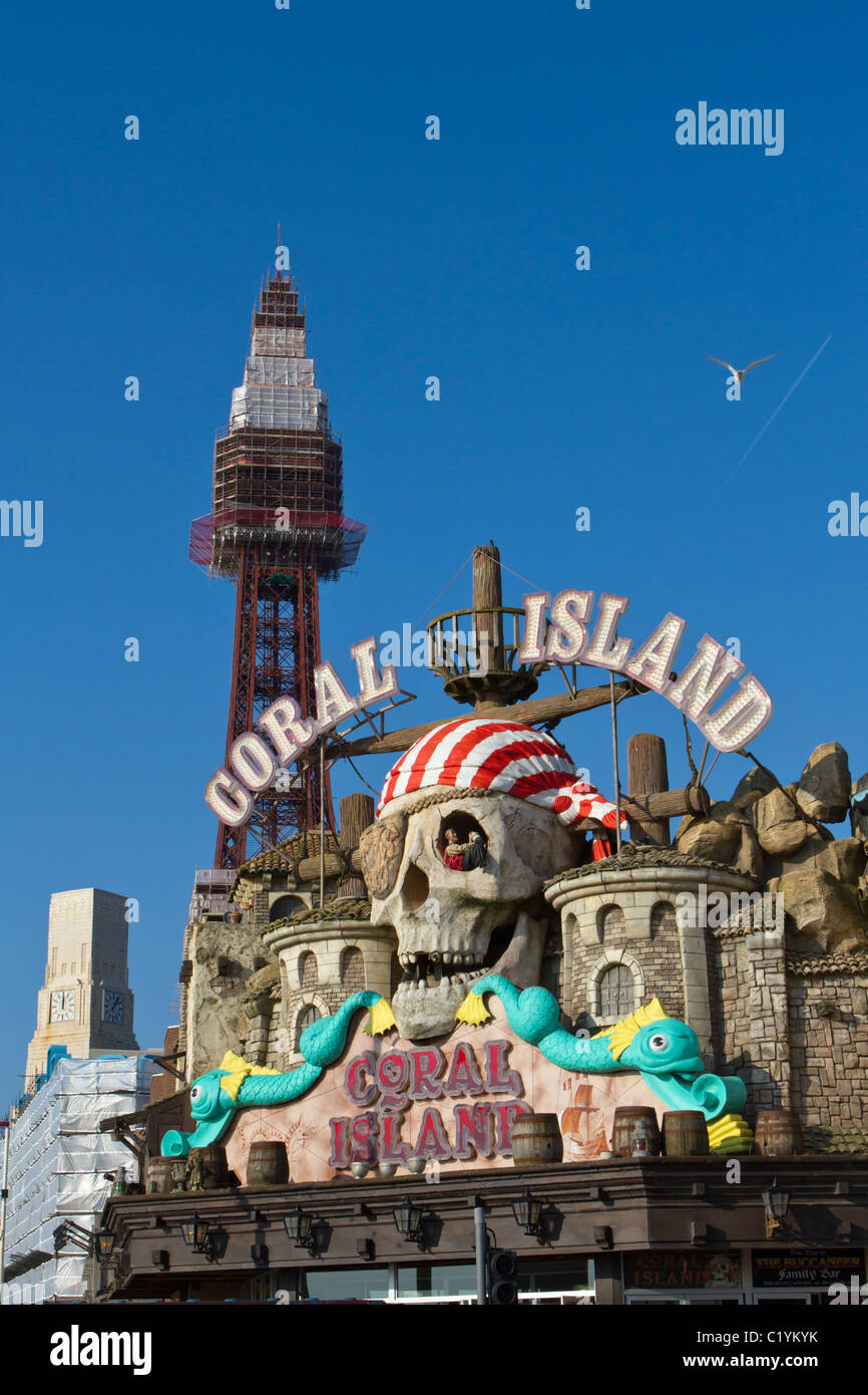 Blackpool tower with scaffolding hi-res stock photography and images ...