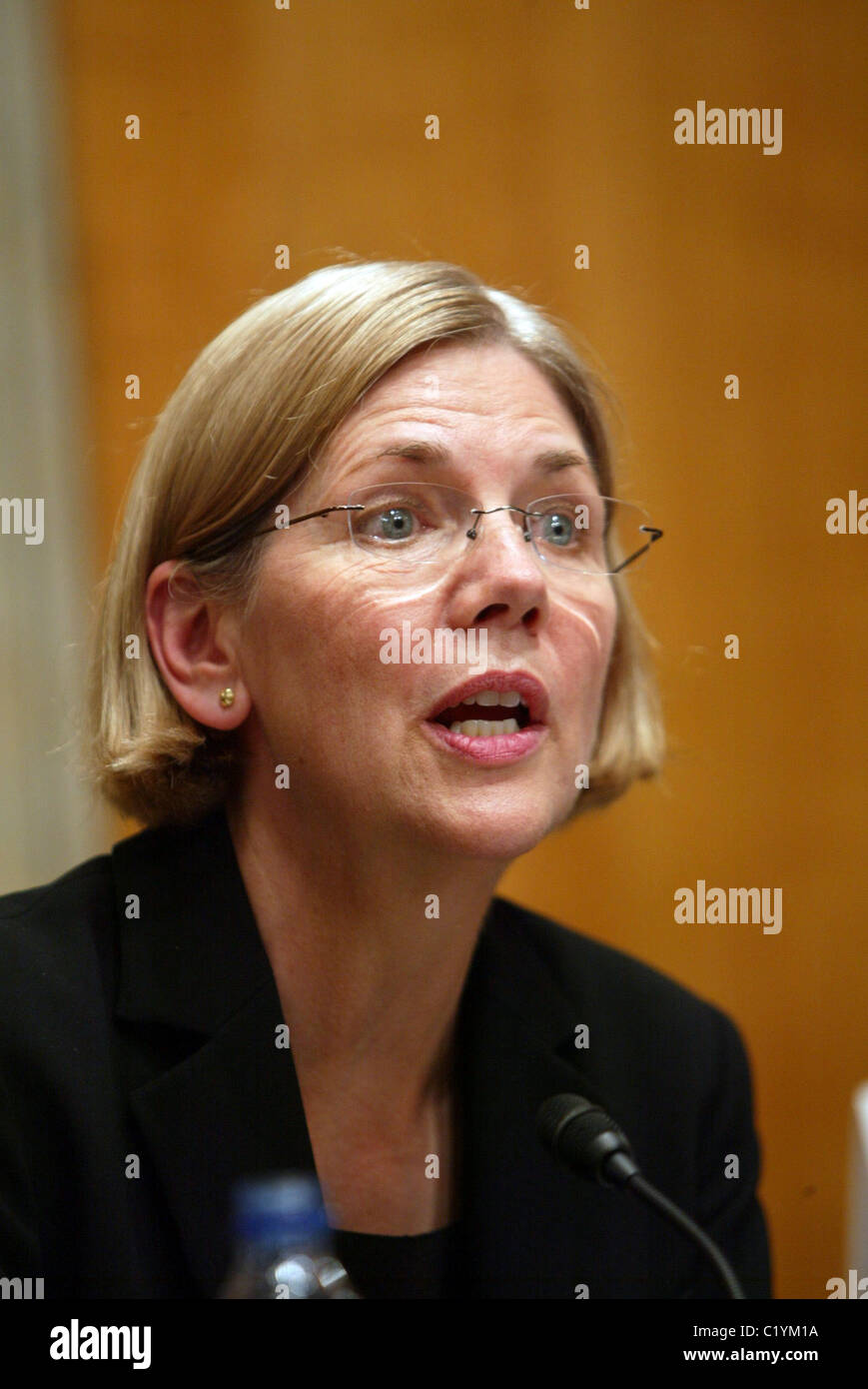 Elizabeth warren hi-res stock photography and images - Alamy