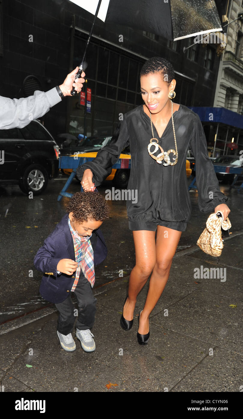 Solange Knowles with her son Daniel arriving at Bryant Park Mercedes ...