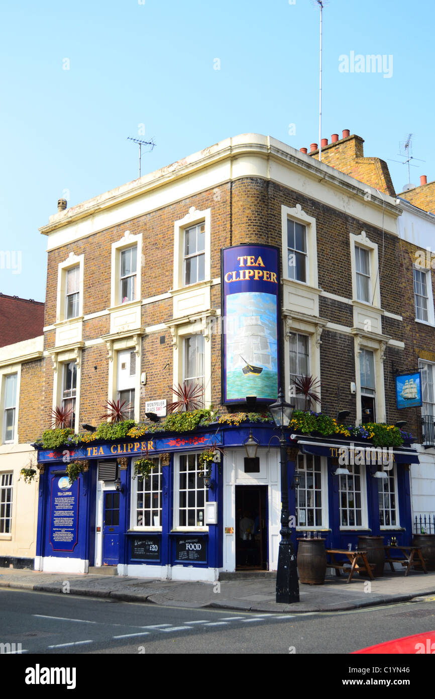 The "Tea Clipper" pub, Knightsbridge Village, London Stock Photo - Alamy