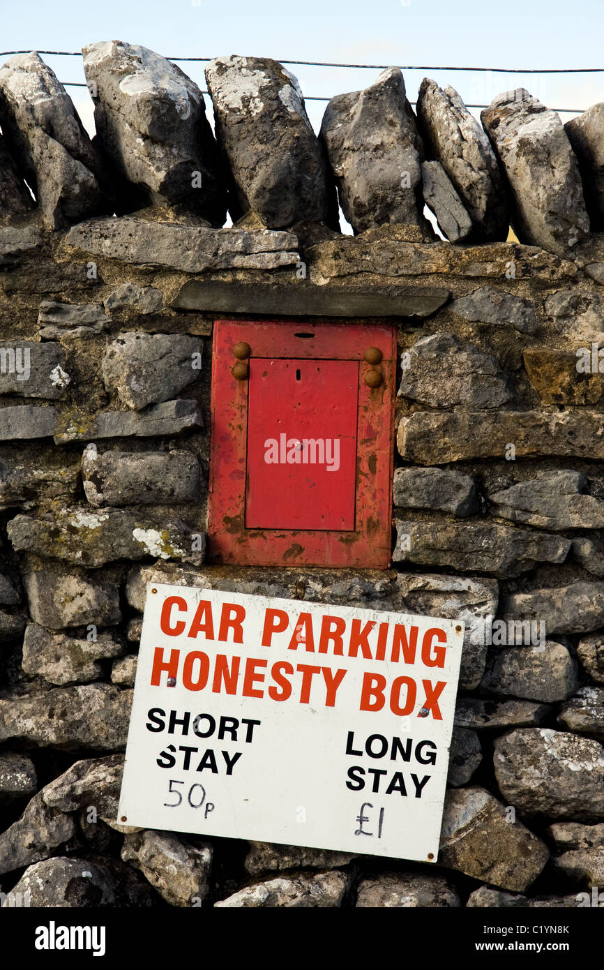 Car park honesty box sign hi-res stock photography and images - Alamy