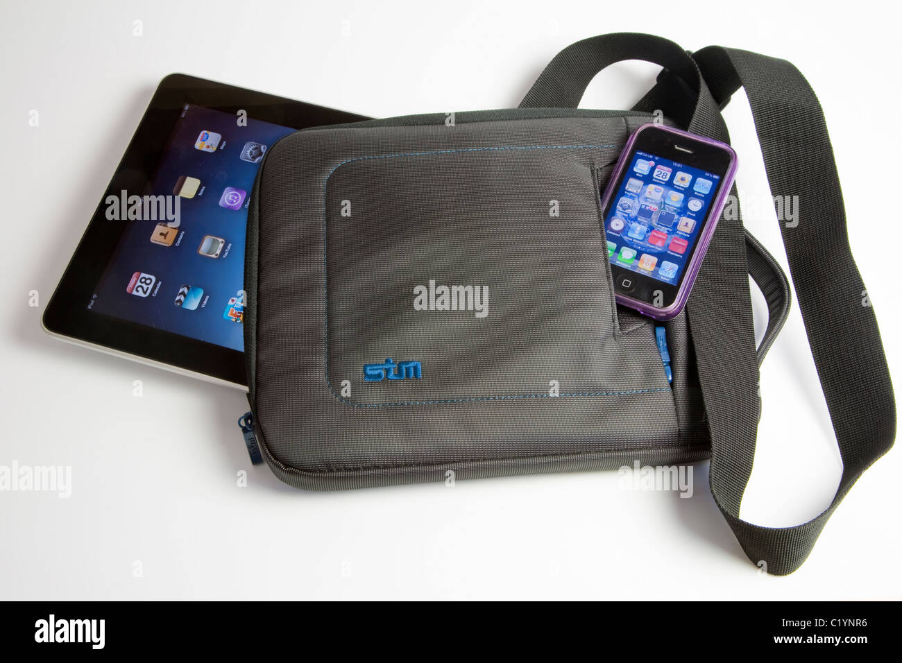 Carrying a case hi-res stock photography and images - Alamy