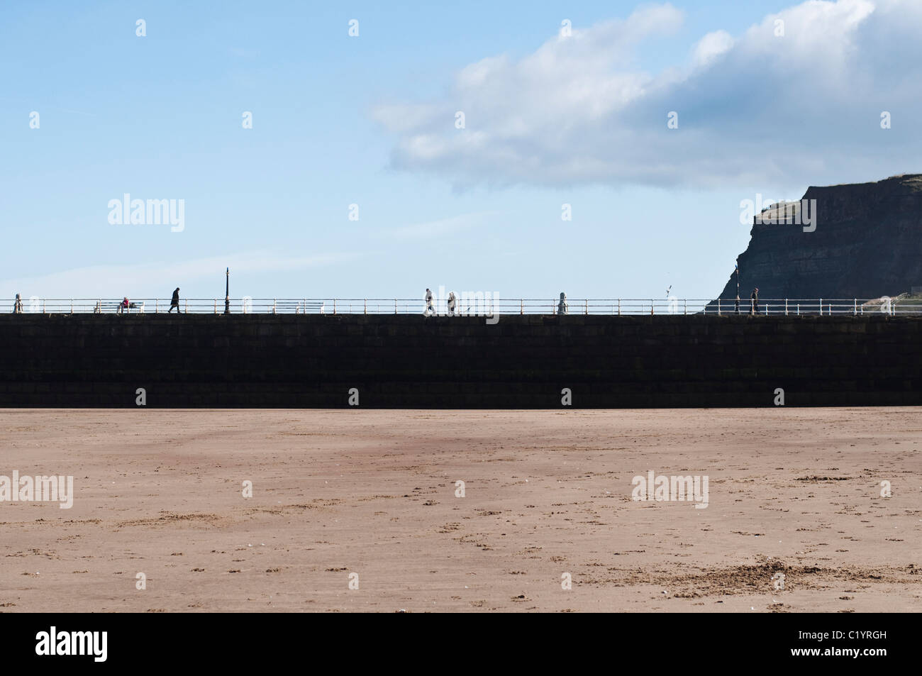 Whitby cliffs hi-res stock photography and images - Alamy