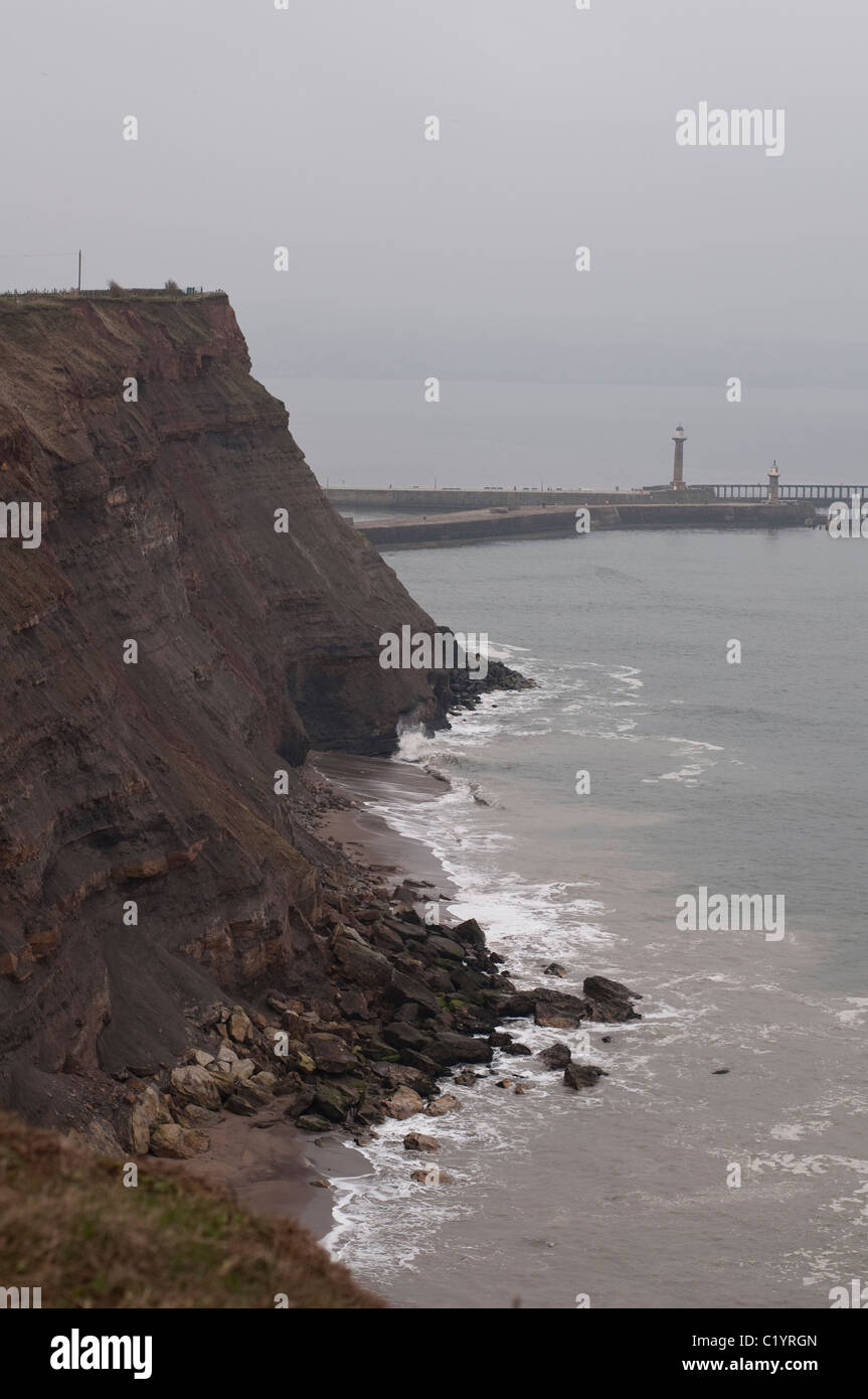 Whitby rock lighthouse hi-res stock photography and images - Alamy
