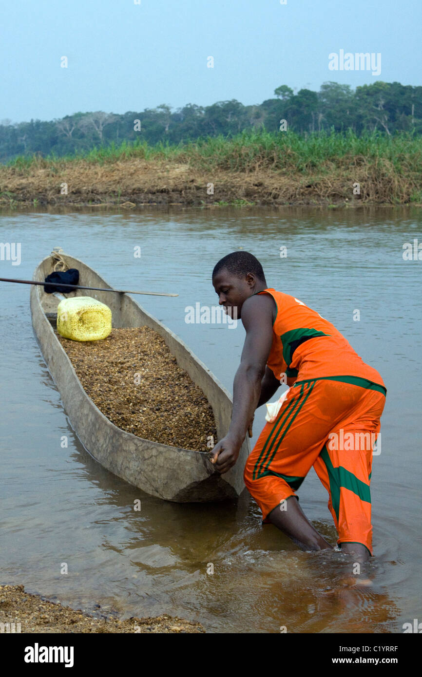 dugout canoe ,Betou,Ubangi River,Republic of Congo Stock Photo - Alamy