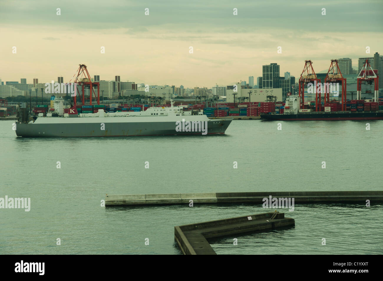 Bulk discharge terminal hi-res stock photography and images - Alamy