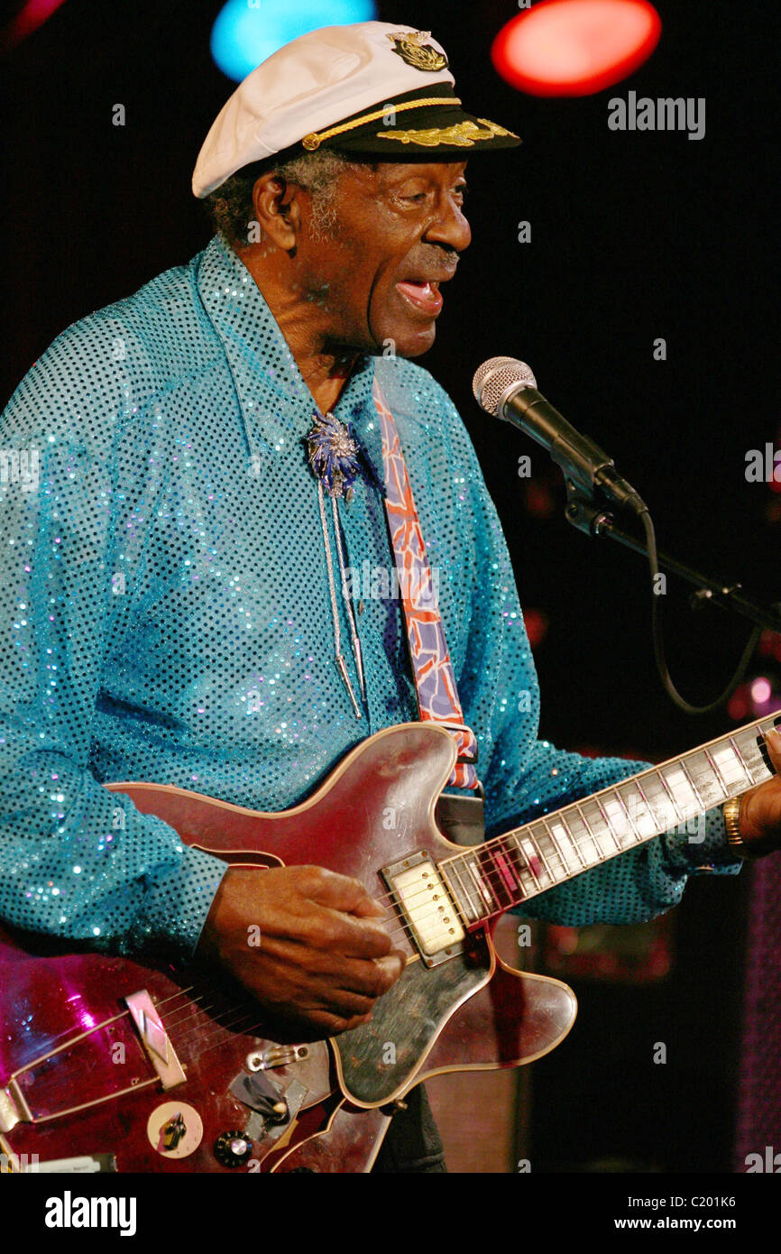 Chuck berry in concert hi-res stock photography and images - Alamy