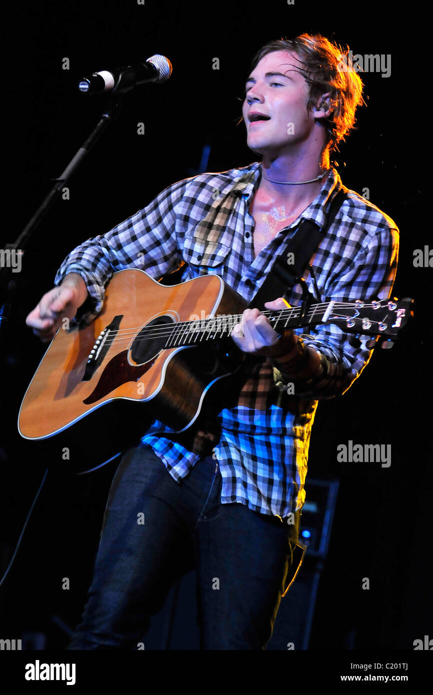 Jimmy Robbins performs at Revolution Live Fort Lauderdale, Florida - 19 ...