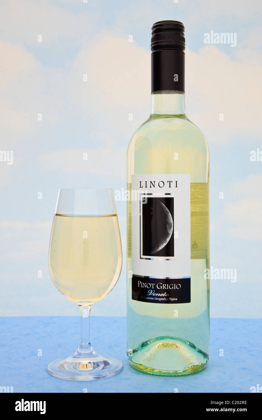 Pinot grigio wine label hi-res stock photography and images - Alamy