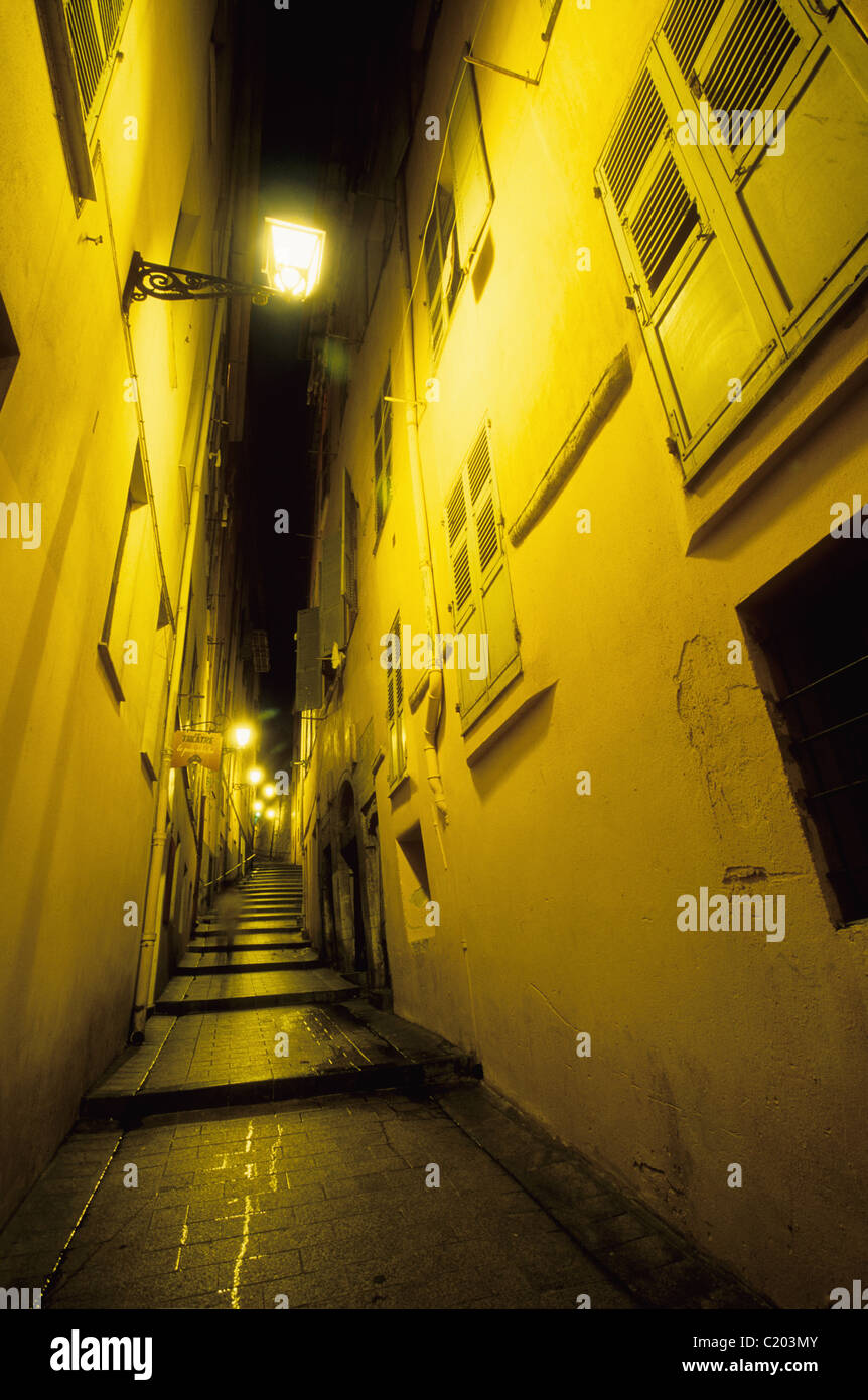 Lighted street light hi-res stock photography and images - Alamy