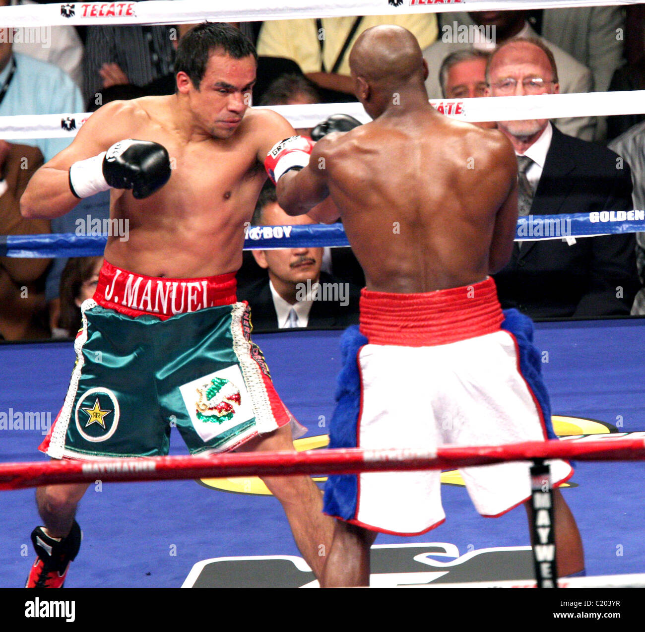 Floyd mayweather right us punch hi-res stock photography and images - Alamy