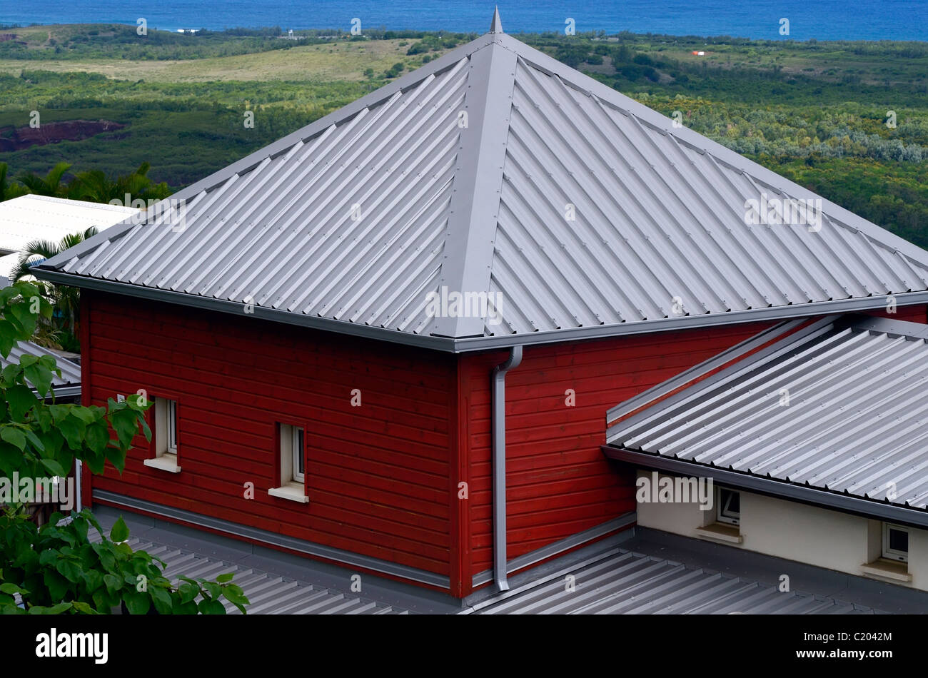 Coconut leaves roof hi-res stock photography and images - Alamy