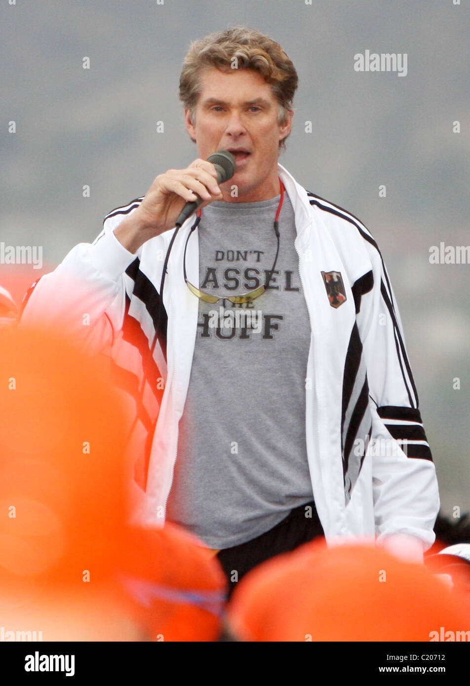 David Hasselhoff starts the swimming event at The 2009 Nautica Malibu ...