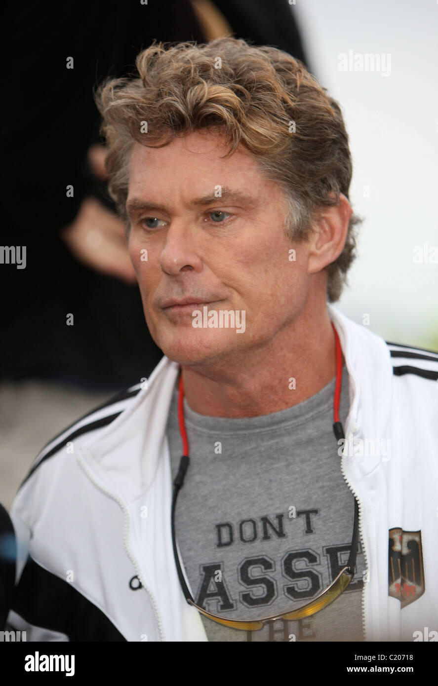 David Hasselhoff starts the swimming event at The 2009 Nautica Malibu ...