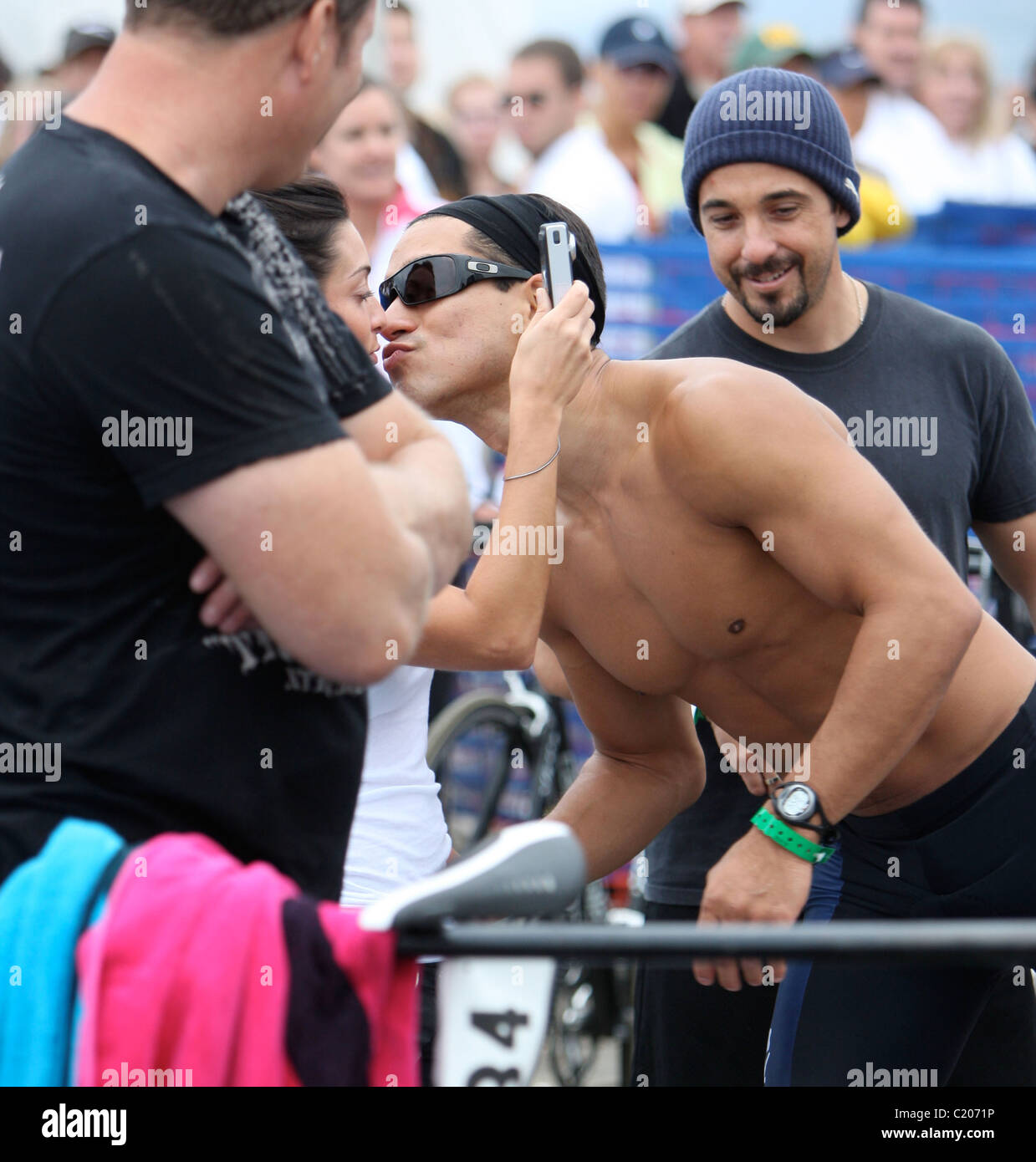 Mario Lopez competes in the The 2009 Nautica Malibu Triathlon Los ...