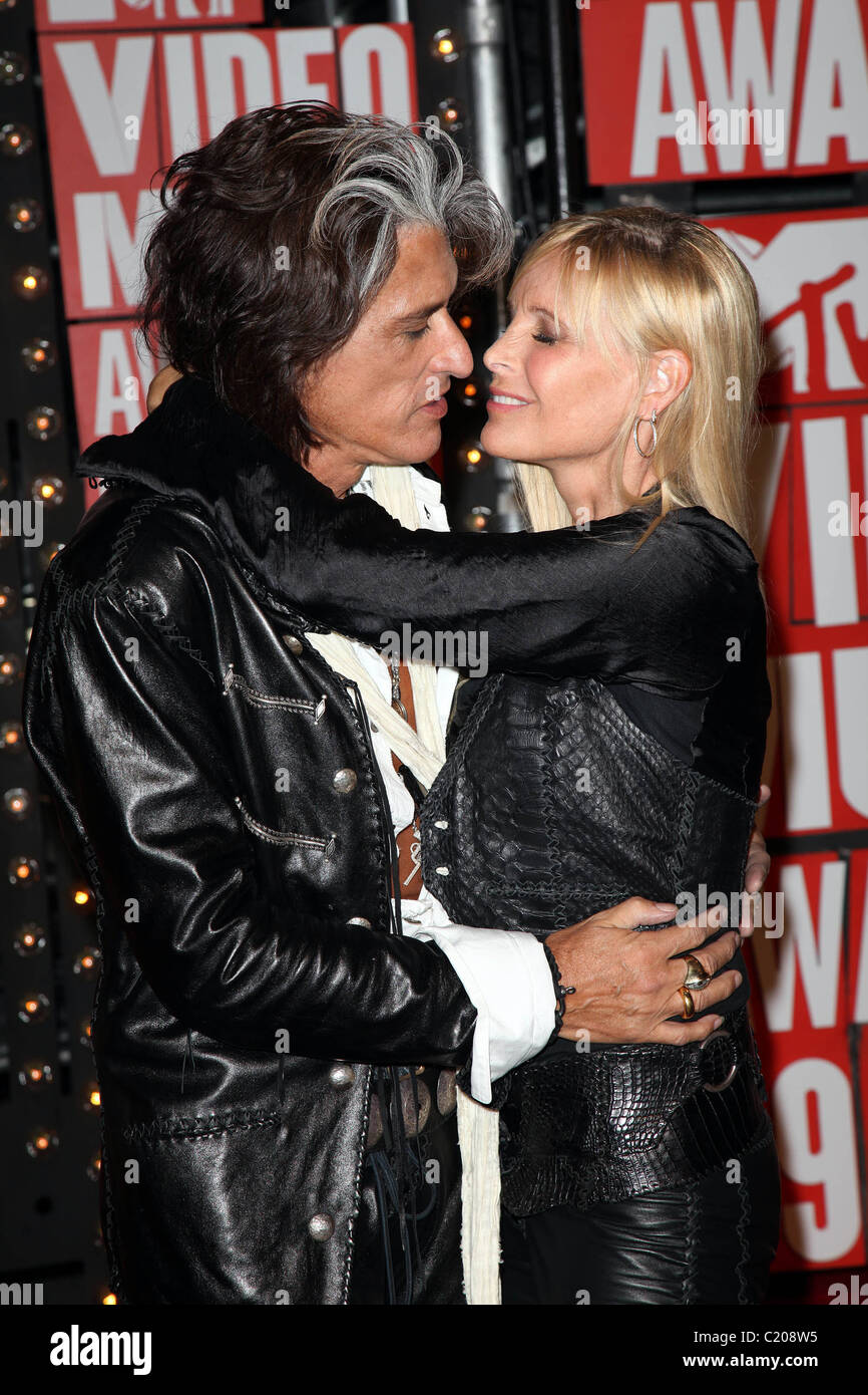Joe perry with his wife billie hi-res stock photography and images - Alamy