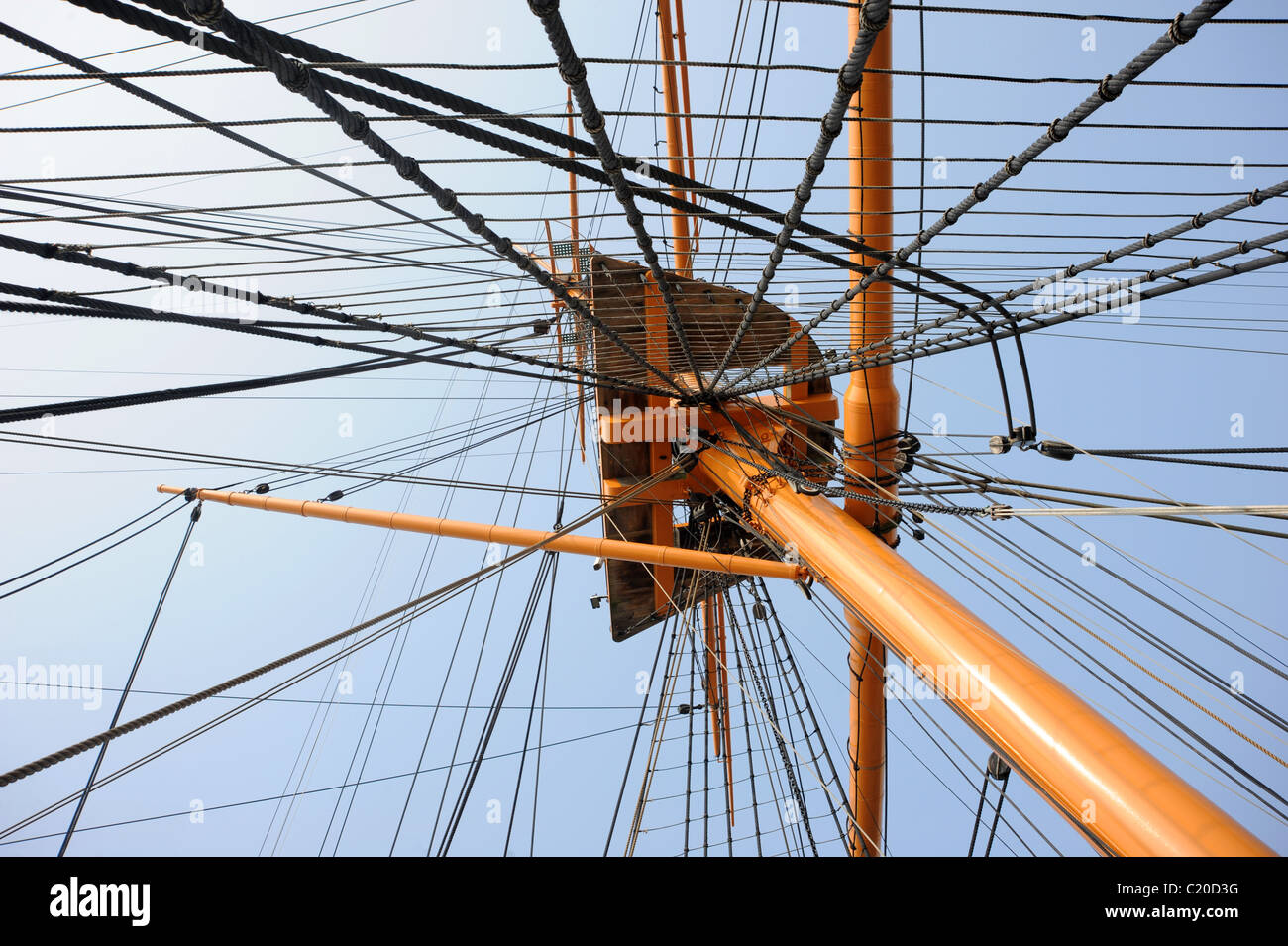 Halyard hi-res stock photography and images - Alamy