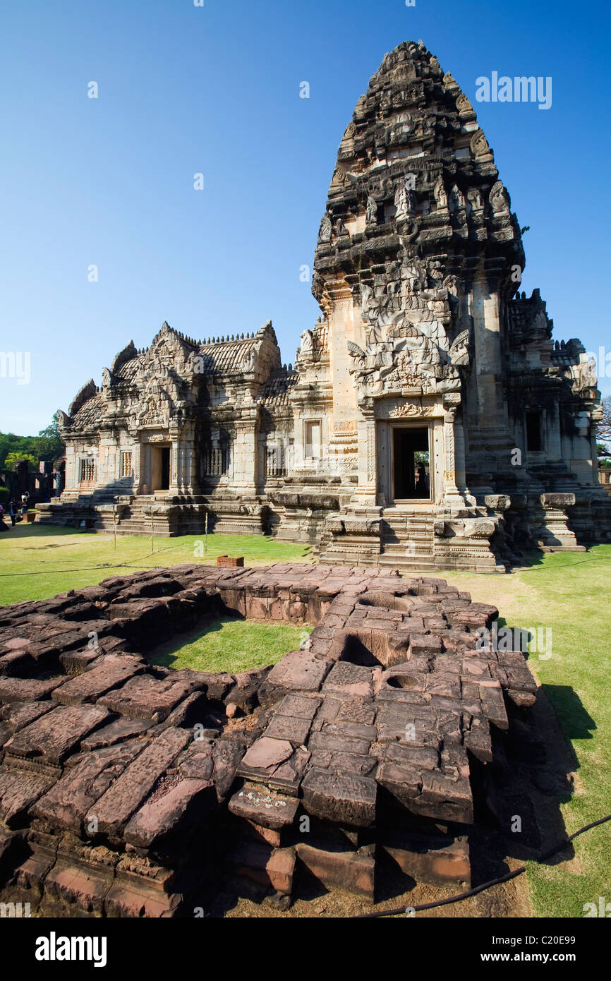 Prasat Phimai temple, built by the Khmer during the 11th century ...