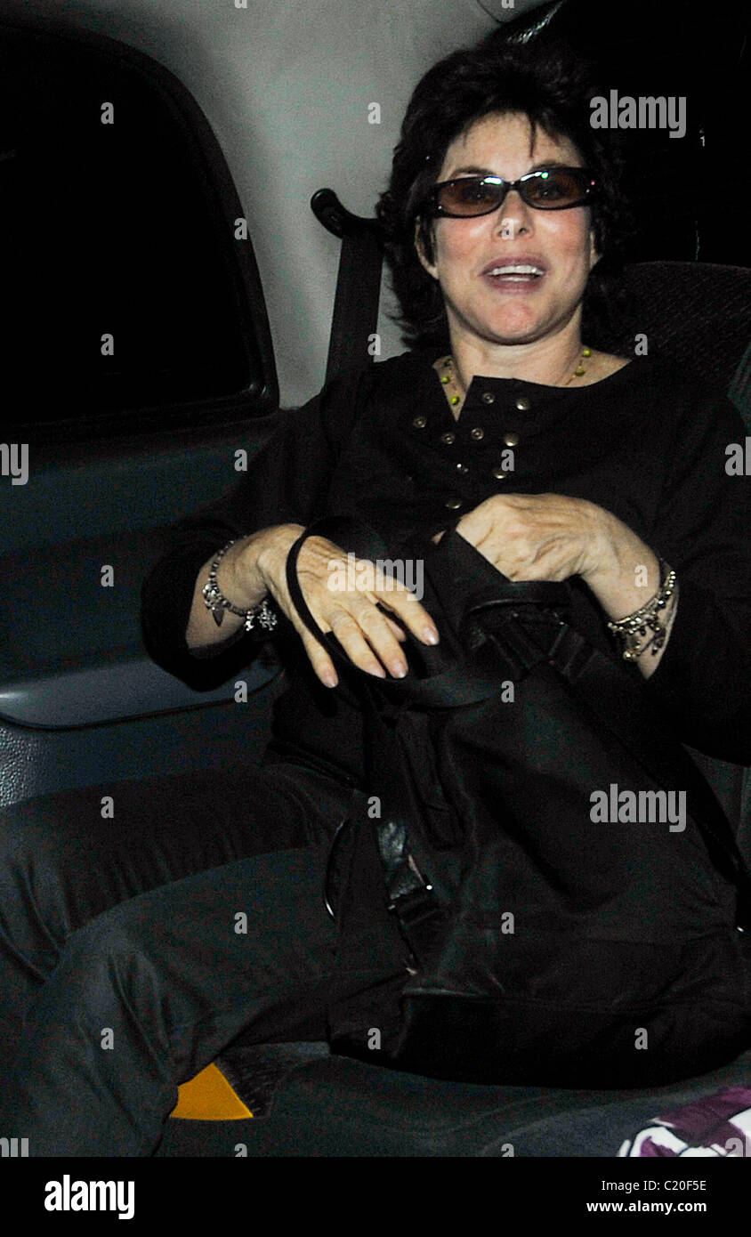 Ruby Wax is all smiles as she leaves Mayfair in a black cab. Her hands ...