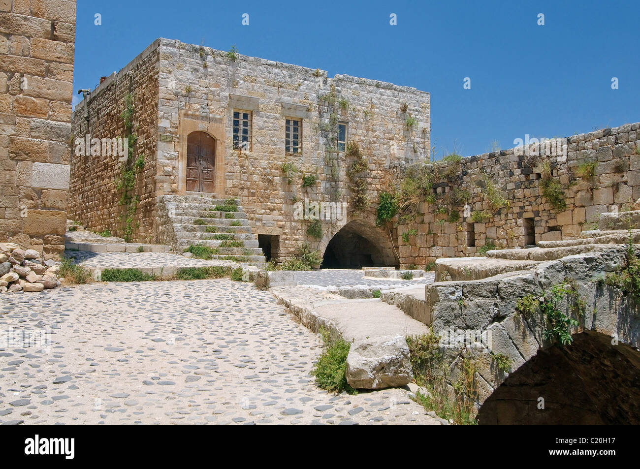 Krak des Chevaliers, Crusader castle in Syria Stock Photo - Alamy