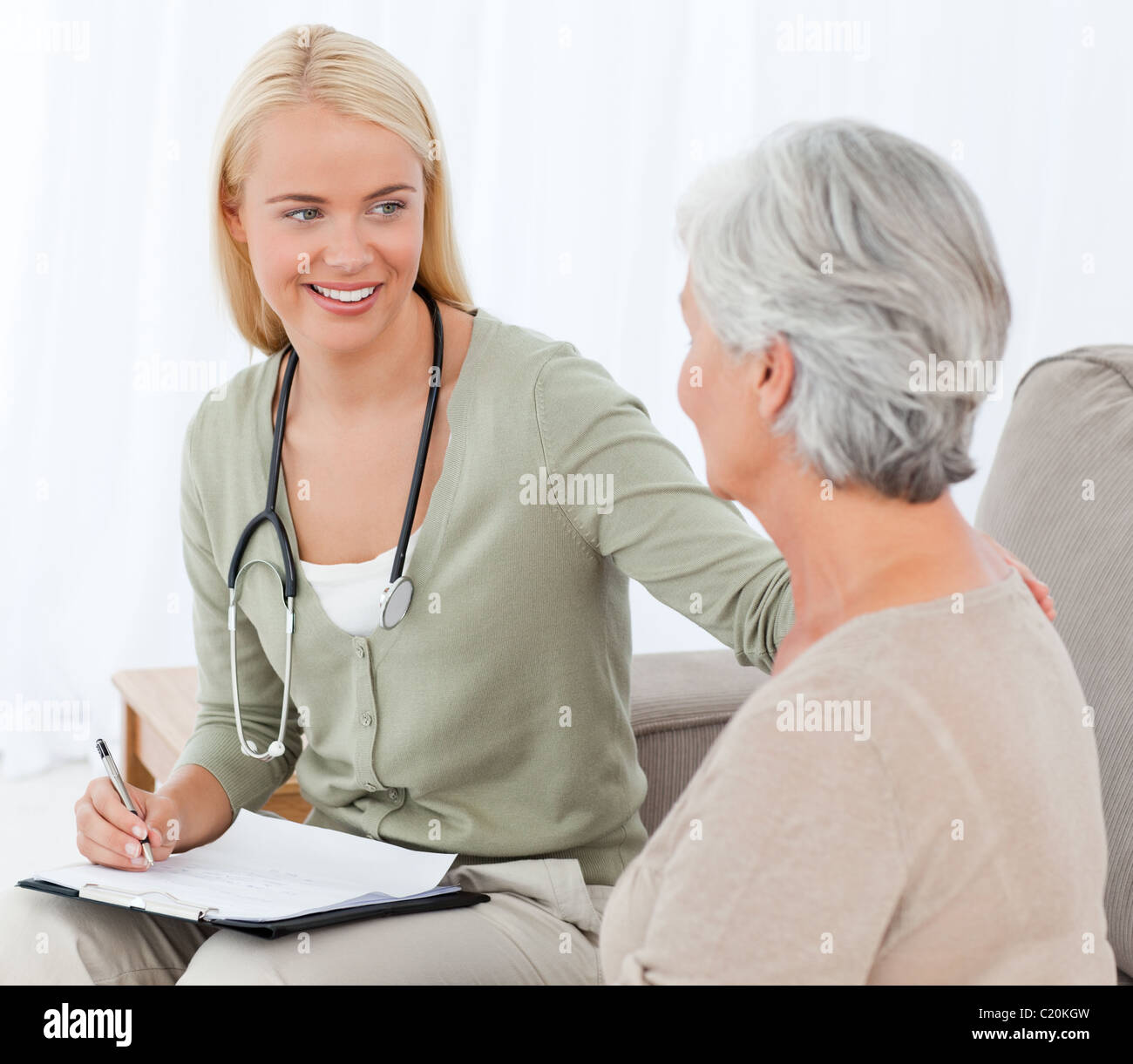 Nurse talk patient 20s female hi-res stock photography and images - Alamy