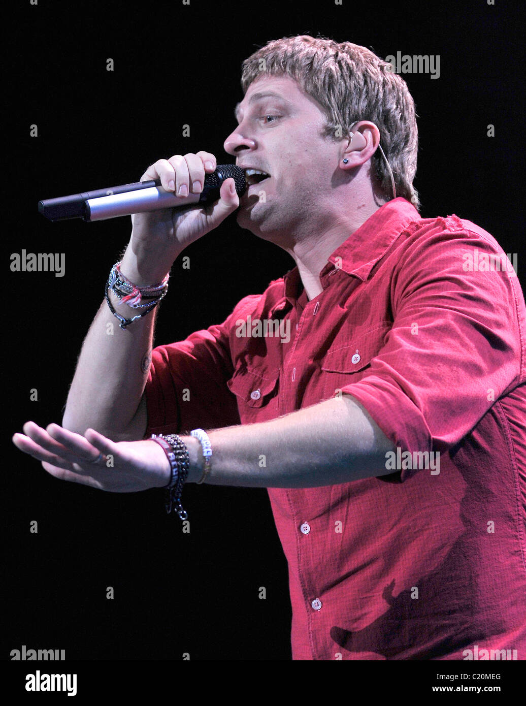 Rob Thomas performing at the Seminole Hard Rock Hotel and Casino Hard ...