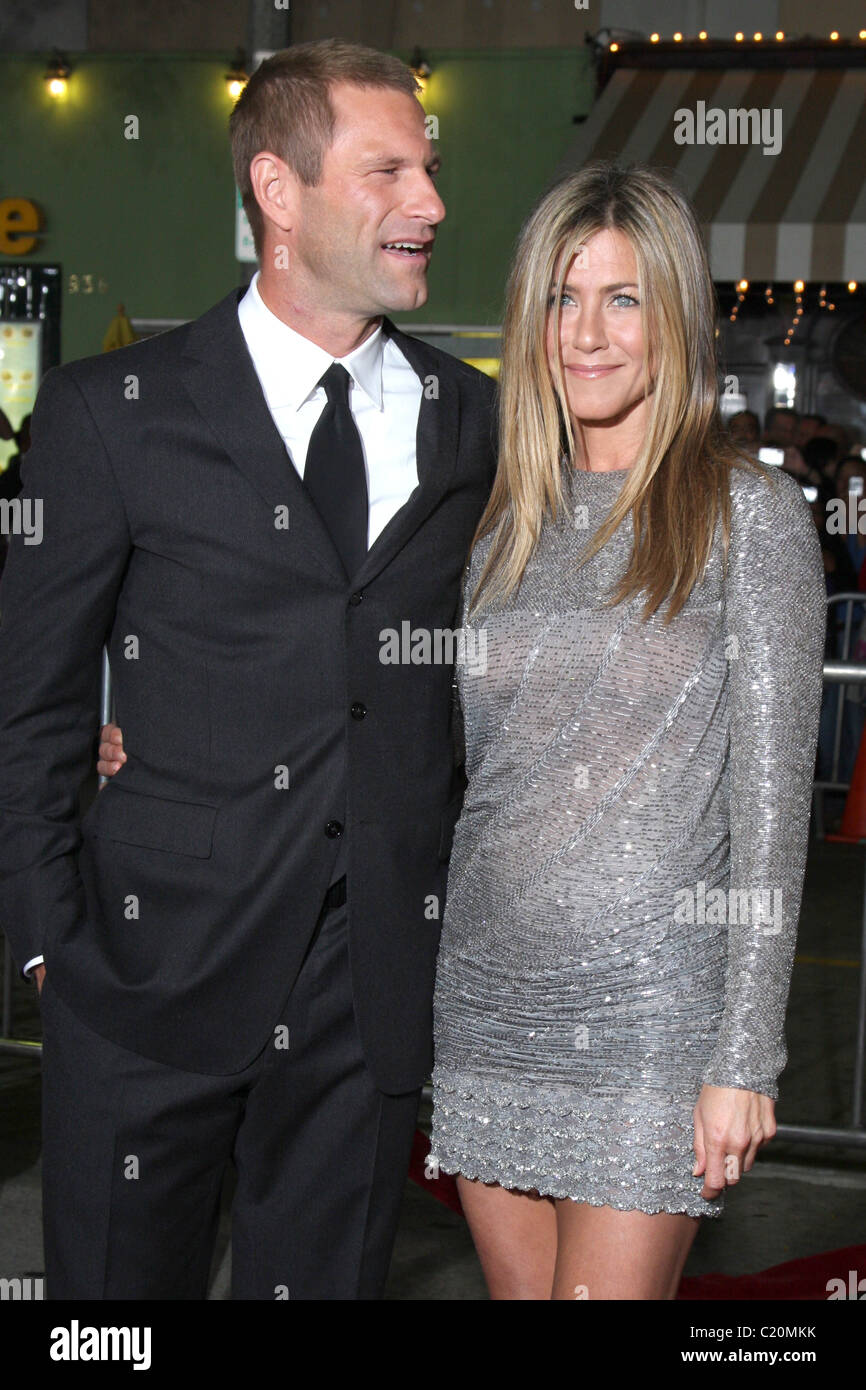 Aaron Eckhart and Jennifer Aniston Los Angeles premiere of 'Love ...
