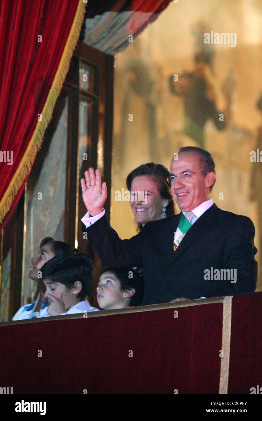 Mexican President Felipe Calderon and family at the national festival ...