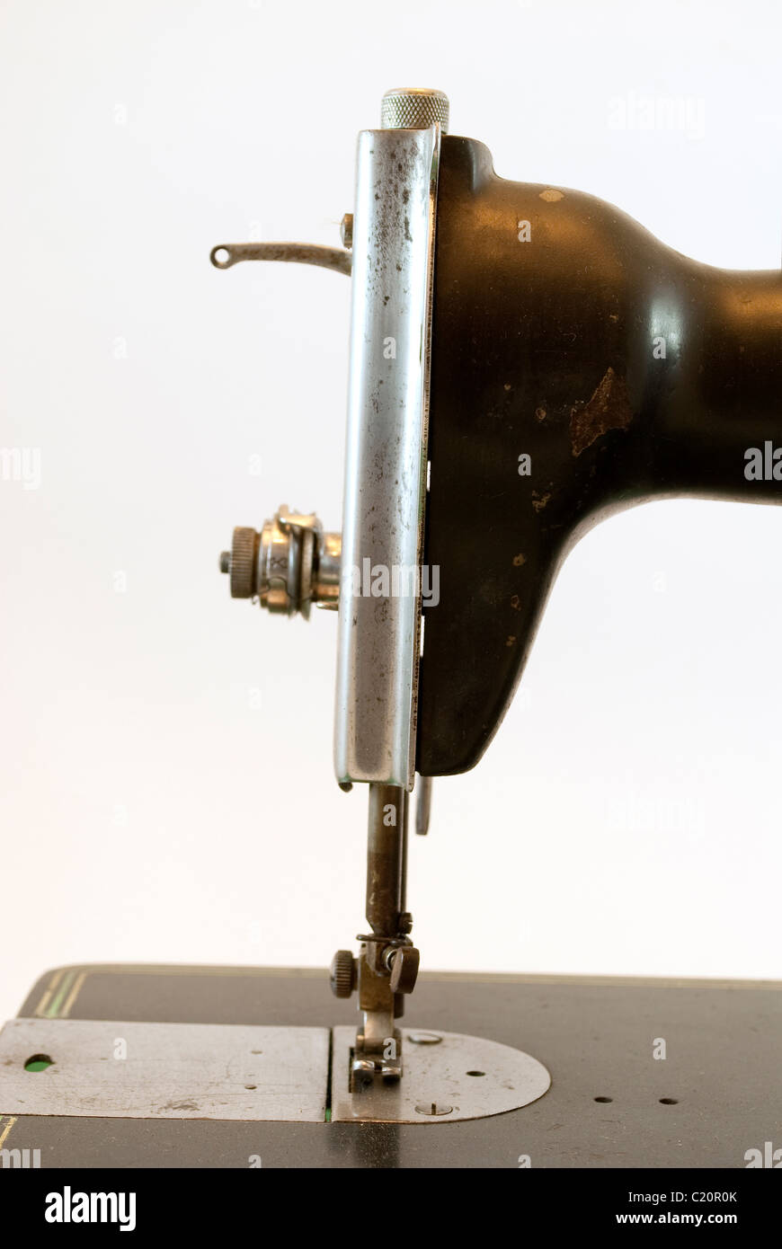 Old sewing machine Stock Photo - Alamy
