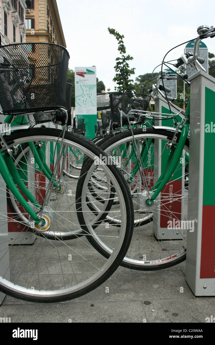 Docking station for bike or cycle hire off Piazza Popolo, Roma Stock ...
